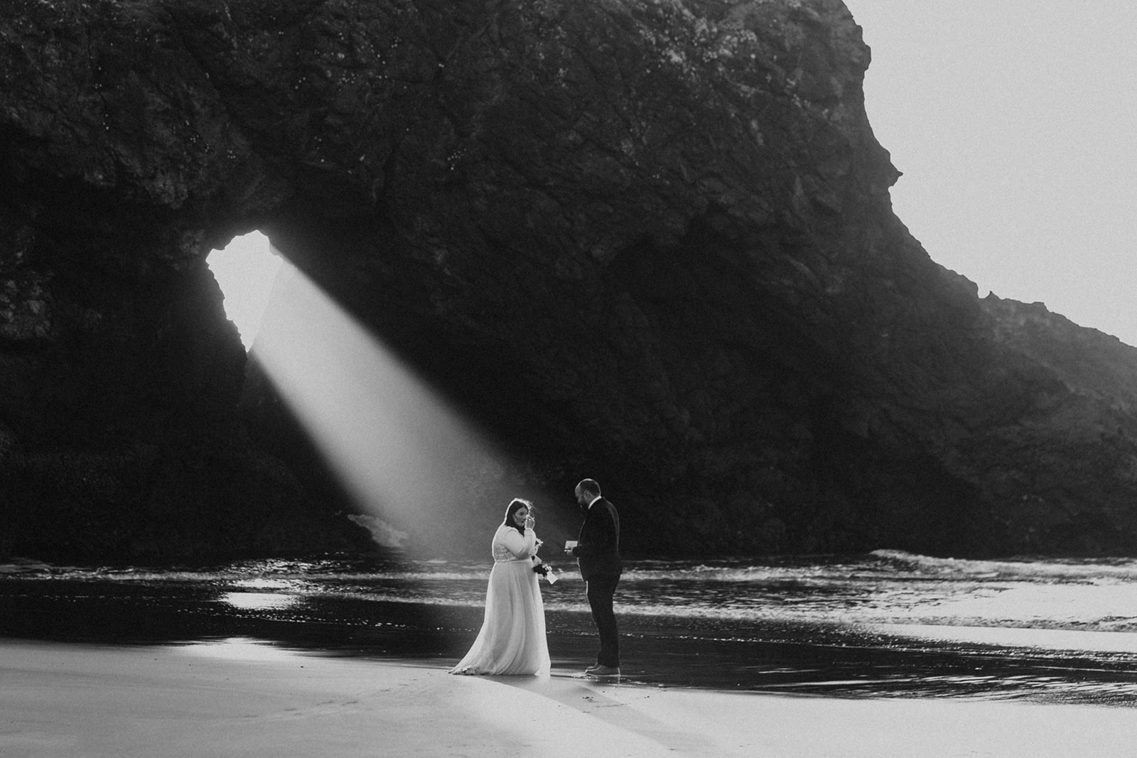 Keyhole Arch Oregon Coast Elopement | Showit Blog