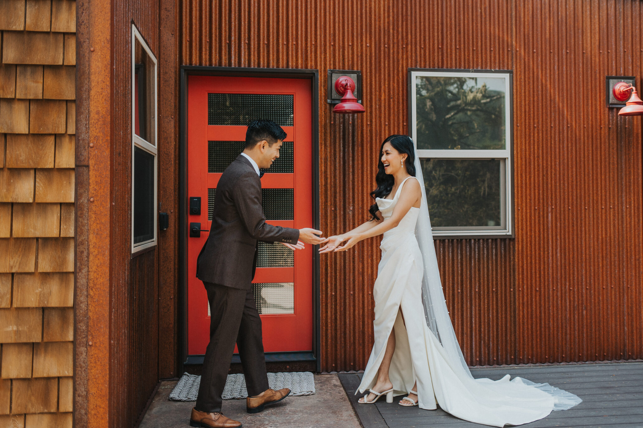 Secret Beach Elopement on the Oregon Coast - Venturing Vows